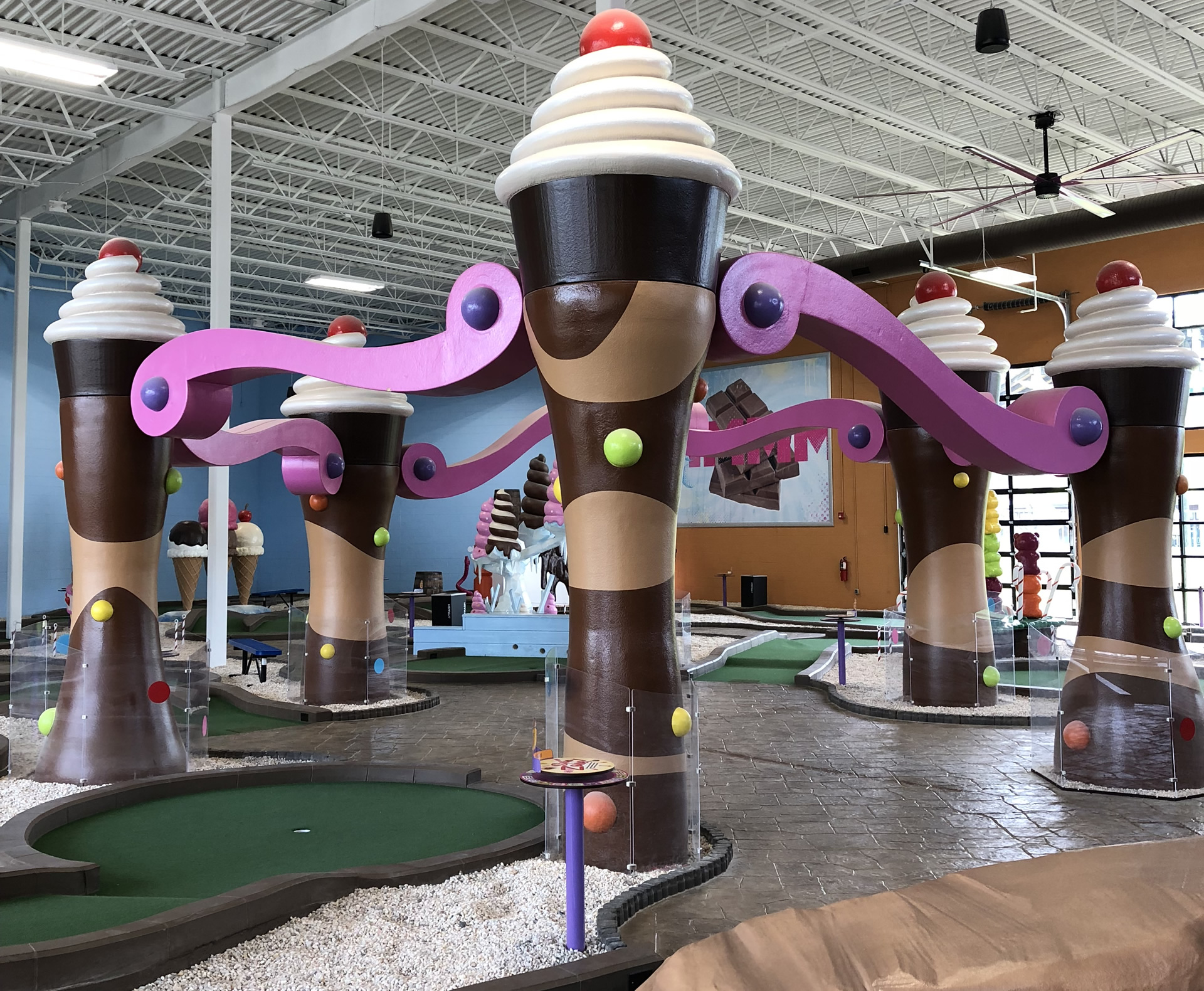 19 hole rooftop and indoor mini golf | Crave