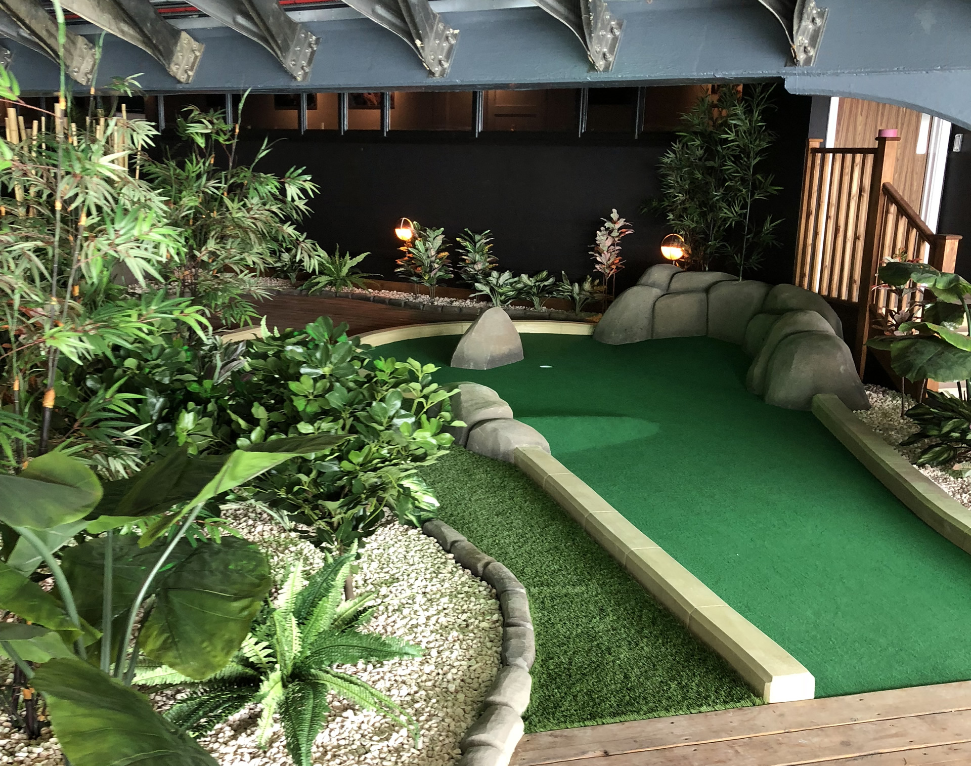 Outdoor and indoor Adventure Golf | Clacton Pier
