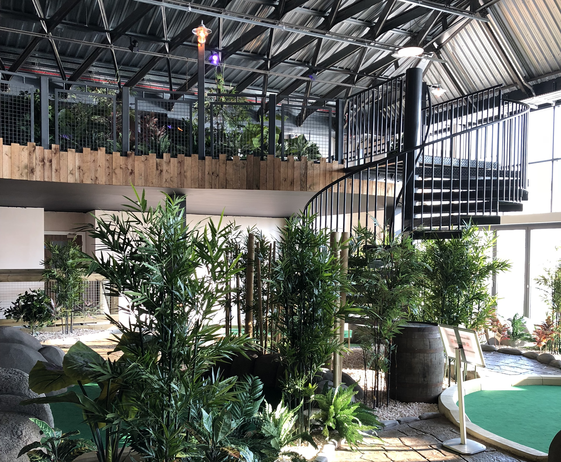 Outdoor and indoor Adventure Golf | Clacton Pier